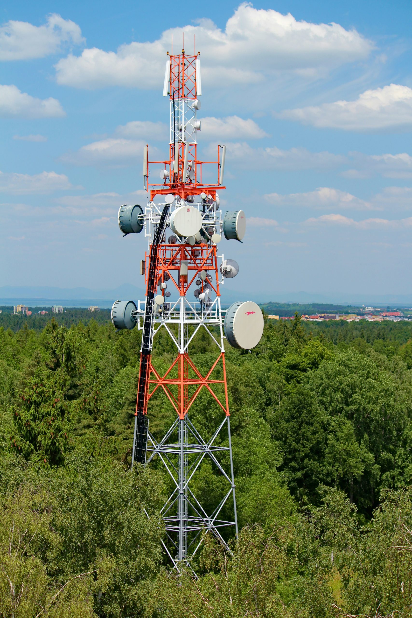 The Evolution of Telecommunications: How 5G and Beyond Are Transforming ...